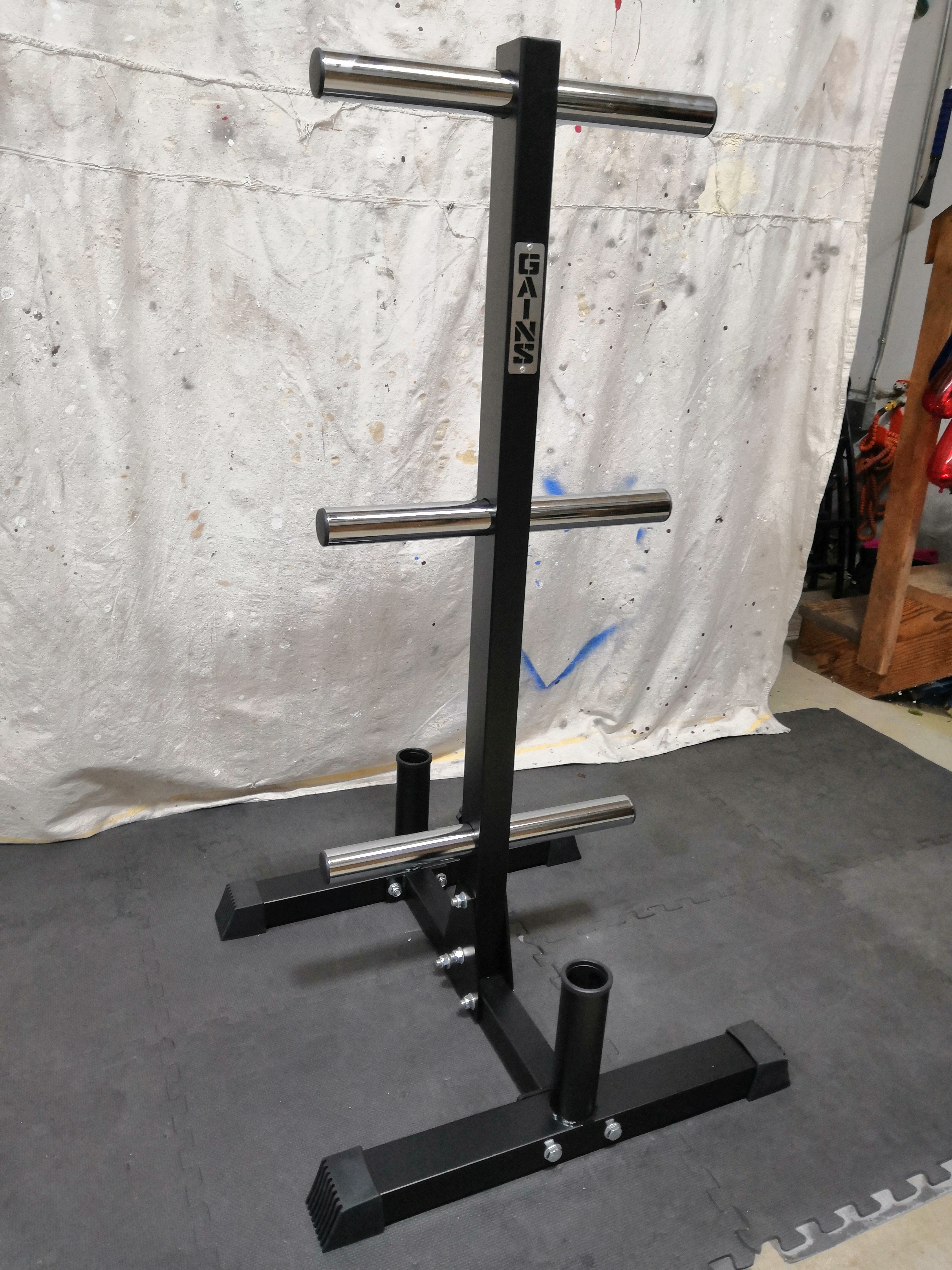 GAINS Plate Stand with Barbell Storage | Gains Fitness